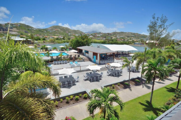 Splash Pool Bar & Grill – Royal ST Kitts Hotel
